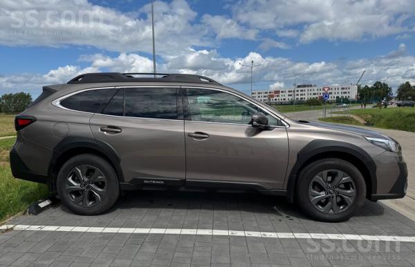 Brown Subaru Outback 2022 in Riga, with an engine capacity of 2.50 L and mileage of 40 thousand km for 28500 €, photo 2 on AUTOMOTO.COM.LV