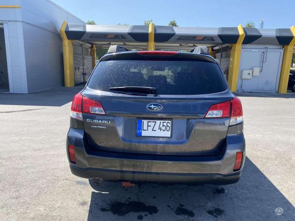 Subaru Outback 2010 in Alytus, with an engine capacity of 2.50 L and mileage of 425 thousand km for 4150 €, photo 2 on AUTOMOTO.COM.LV