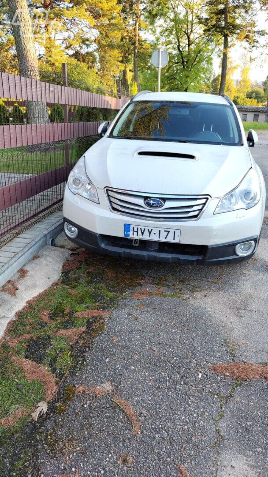 Subaru Outback 2011 in Vilnius, with an engine capacity of 2.00 L and mileage of 321 thousand km for 1999 €, photo 4 on AUTOMOTO.COM.LV