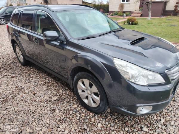 Subaru Outback 2011 in Marijampole, with an engine capacity of 2.00 L and mileage of 270 thousand km for 950 €, photo 4 on AUTOMOTO.COM.LV