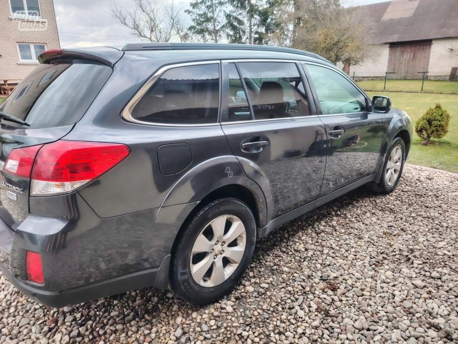 Subaru Outback 2011 in Marijampole, with an engine capacity of 2.00 L and mileage of 270 thousand km for 950 €, photo 7 on AUTOMOTO.COM.LV