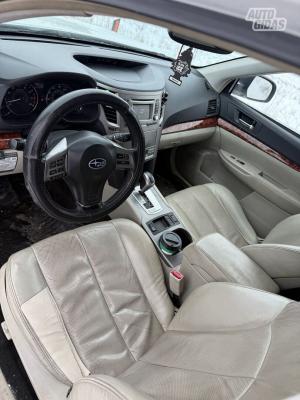 Subaru Outback 2012 in Panevezys, with an engine capacity of 2.50 L and mileage of 177 thousand km for 4250 €, photo 11 on AUTOMOTO.COM.LV