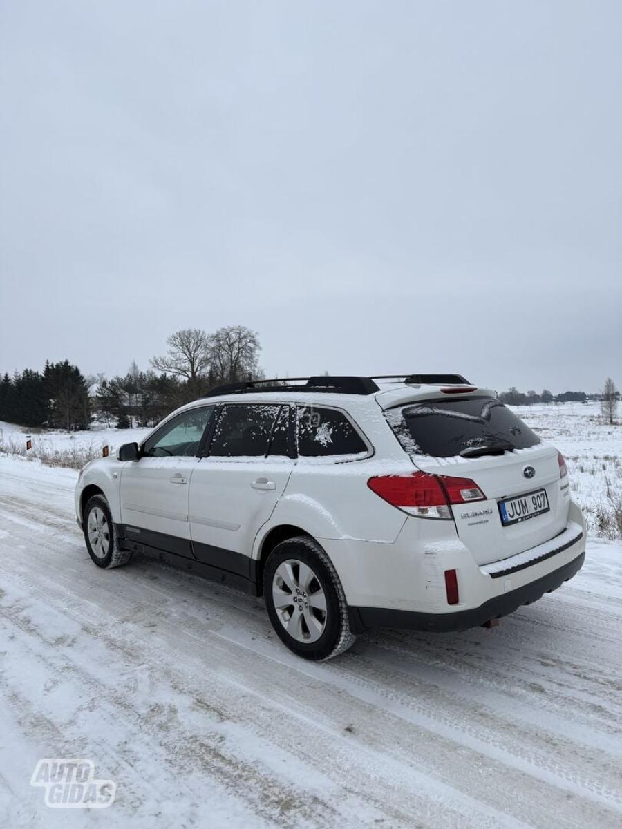 Subaru Outback 2012 in Panevezys, with an engine capacity of 2.50 L and mileage of 177 thousand km for 4250 €, photo 12 on AUTOMOTO.COM.LV