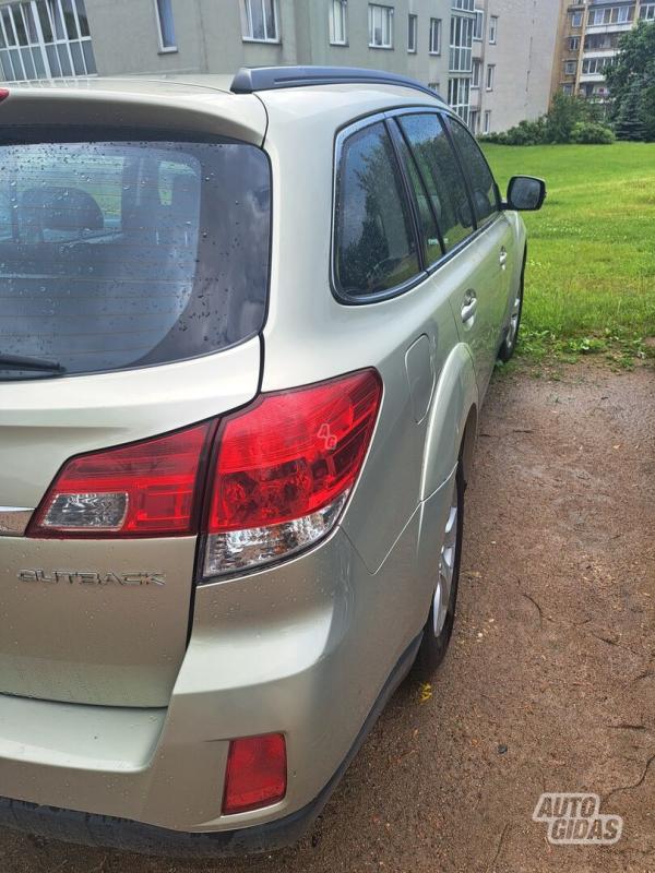 Subaru Outback 2012 Viļņa, ar dzinēja tilpumu 2.50 L un nobraukumu 215 tūkst. km par 4000 €, foto 9 vietnē AUTOMOTO.COM.LV