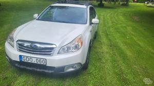 Subaru Outback 2012 in Vilnius, with an engine capacity of 3.60 L and mileage of 263 thousand km for 6800 €, photo 5 on AUTOMOTO.COM.LV
