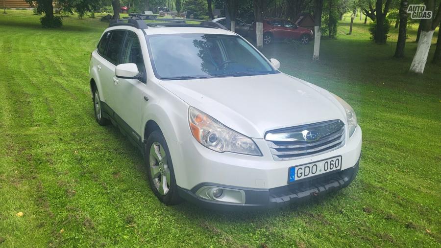 Subaru Outback 2012 in Vilnius, with an engine capacity of 3.60 L and mileage of 263 thousand km for 6800 €, photo 6 on AUTOMOTO.COM.LV