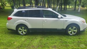 Subaru Outback 2012 in Vilnius, with an engine capacity of 3.60 L and mileage of 263 thousand km for 6800 €, photo 7 on AUTOMOTO.COM.LV