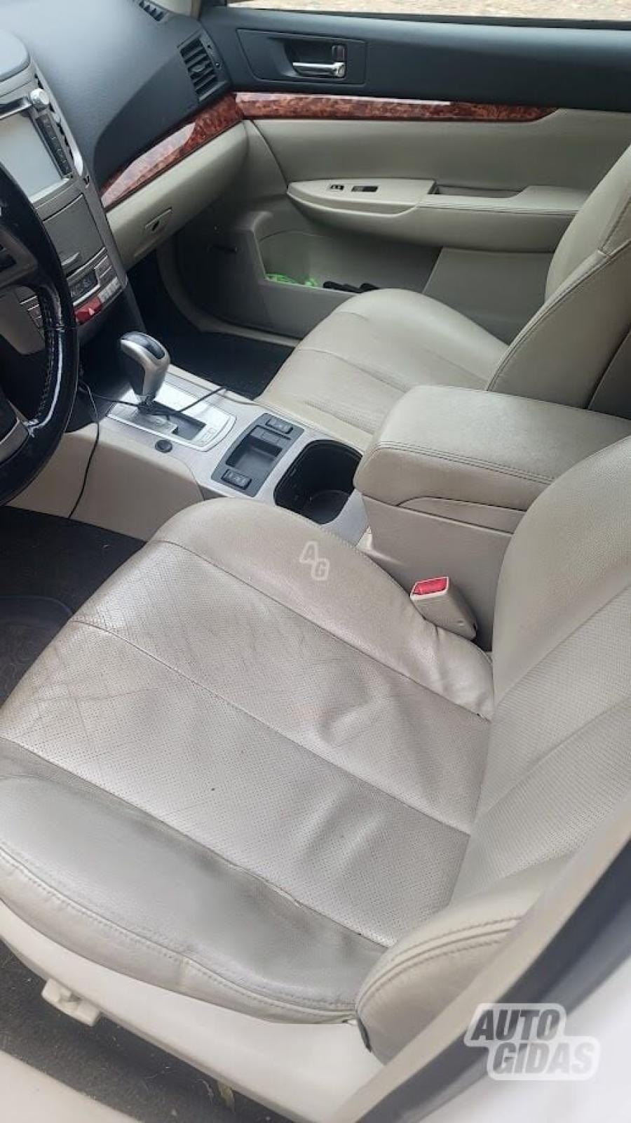 Subaru Outback 2012 in Vilnius, with an engine capacity of 3.60 L and mileage of 263 thousand km for 6800 €, photo 14 on AUTOMOTO.COM.LV