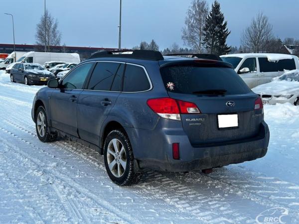 Subaru Outback 2014 in Vilnius, with an engine capacity of 2.46 L and mileage of 239 thousand km for 3500 €, photo 4 on AUTOMOTO.COM.LV