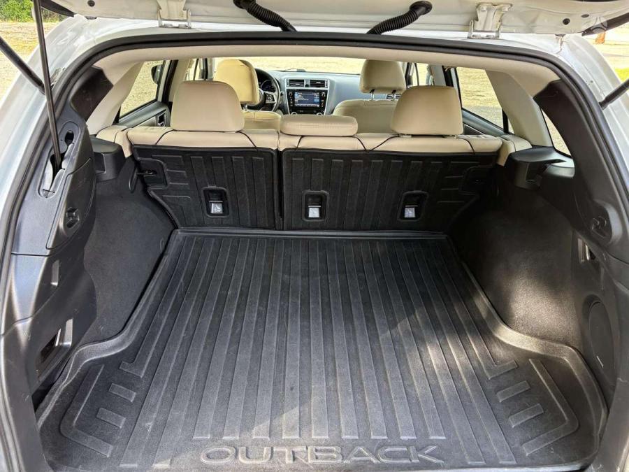 Subaru Outback 2018 in Raseiniai, with an engine capacity of 3.60 L and mileage of 125 thousand km for 17600 €, photo 8 on AUTOMOTO.COM.LV