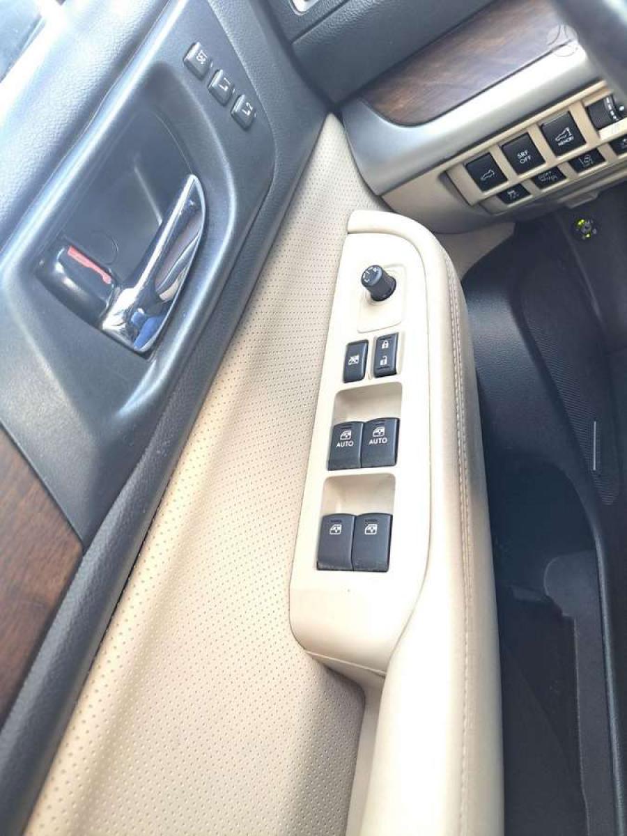 Green Subaru Outback 2017 in Kaunas, with an engine capacity of 3.60 L and mileage of 260 thousand km for 12800 €, photo 10 on AUTOMOTO.COM.LV