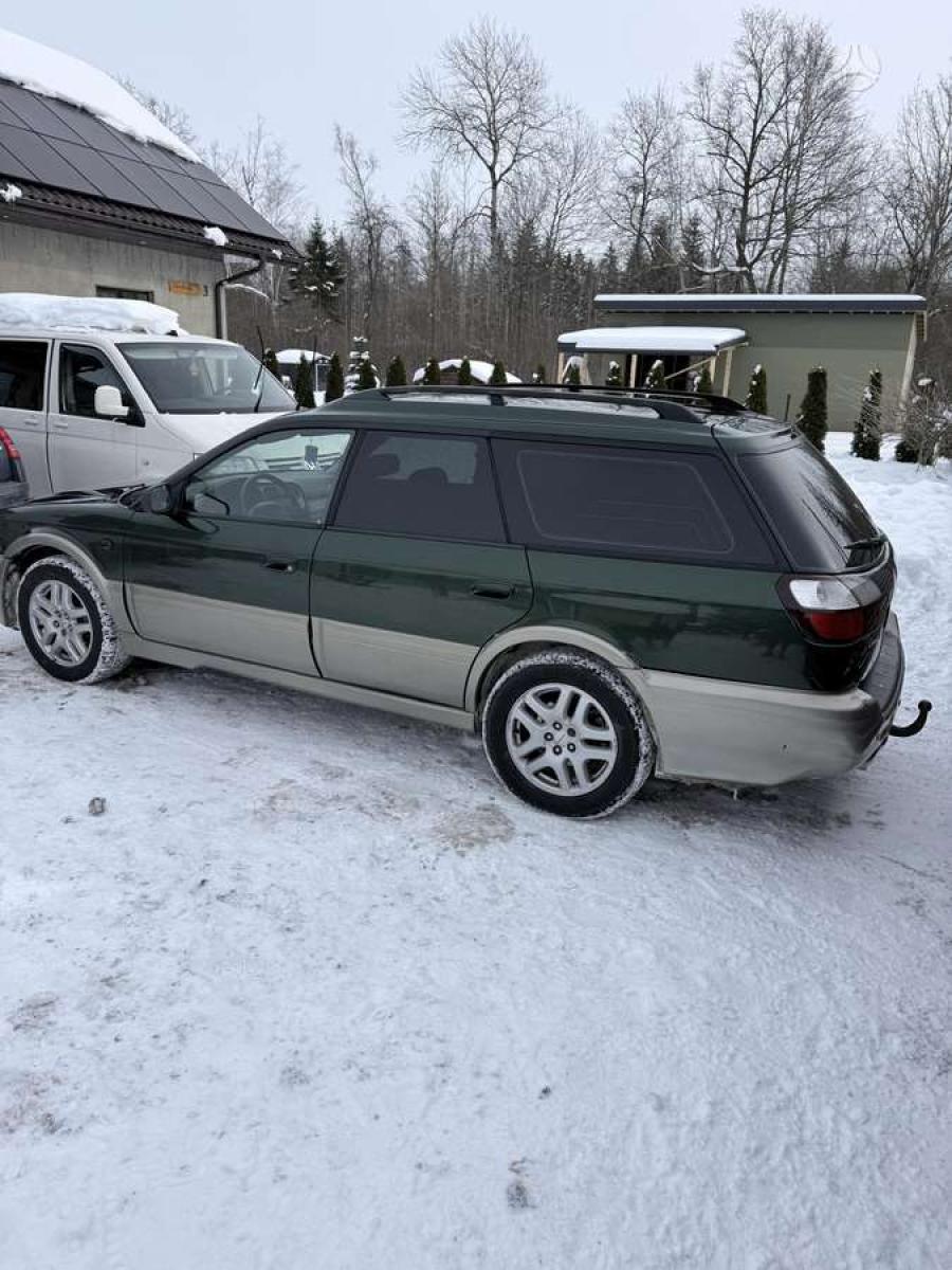 Zaļš Subaru Outback 1999 Kėdainiai, ar dzinēja tilpumu 2.46 L un nobraukumu 303 tūkst. km par 1100 €, foto 1 vietnē AUTOMOTO.COM.LV