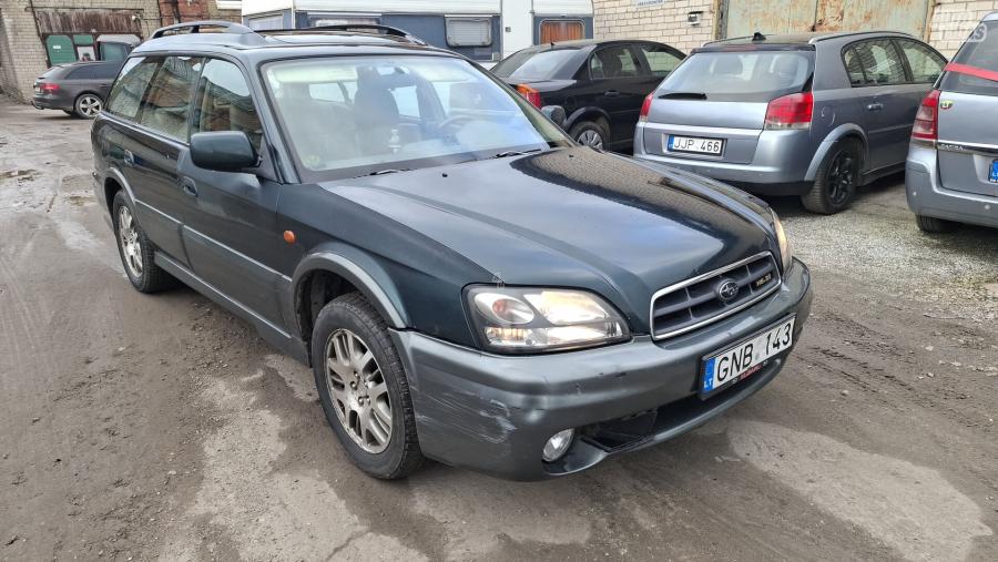 Green Subaru Outback 2002 in Vilnius, with an engine capacity of 3.00 L and mileage of 291 thousand km for 1000 €, photo 3 on AUTOMOTO.COM.LV