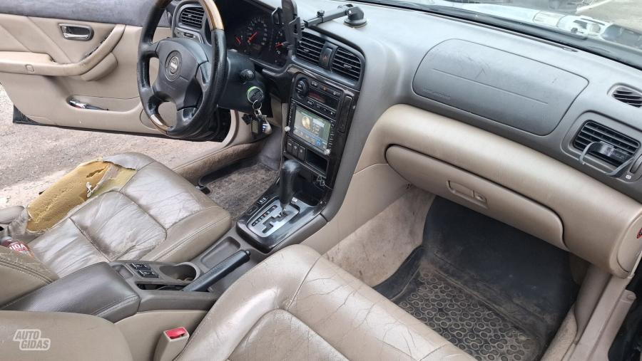 Green Subaru Outback 2002 in Vilnius, with an engine capacity of 3.00 L and mileage of 291 thousand km for 1000 €, photo 7 on AUTOMOTO.COM.LV