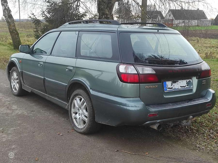 Green Subaru Outback 2003 in Raseiniai, with an engine capacity of 2.50 L and mileage of 167 thousand km for 950 €, photo 5 on AUTOMOTO.COM.LV