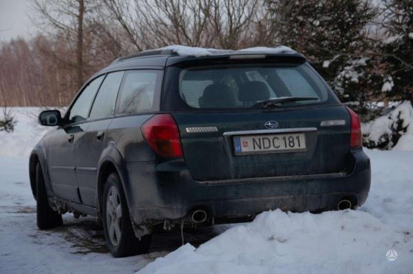 Green Subaru Outback 2006 in Salcininkai, with an engine capacity of 2.50 L and mileage of 301 thousand km for 2300 €, photo 1 on AUTOMOTO.COM.LV