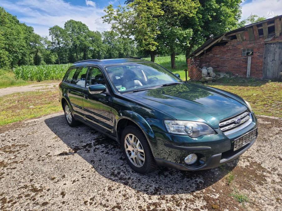 Green Subaru Outback 2006 in Vilnius, with an engine capacity of 2.50 L and mileage of 247 thousand km for 2150 €, photo 1 on AUTOMOTO.COM.LV