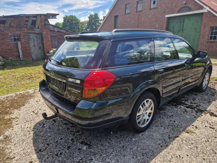 Green Subaru Outback 2006 in Vilnius, with an engine capacity of 2.50 L and mileage of 247 thousand km for 2150 €, photo 3 on AUTOMOTO.COM.LV