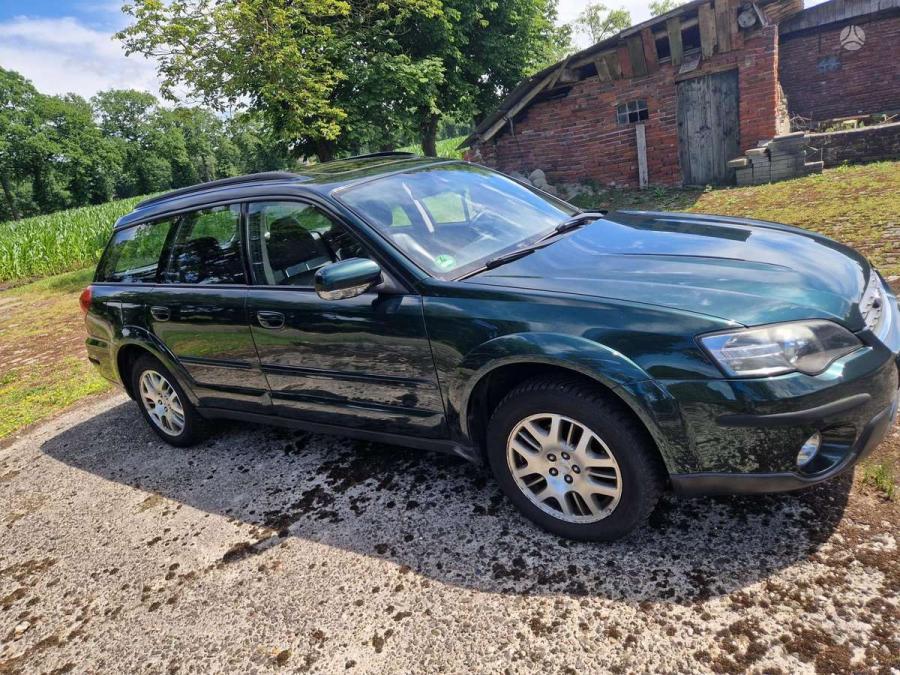 Green Subaru Outback 2006 in Vilnius, with an engine capacity of 2.50 L and mileage of 247 thousand km for 2150 €, photo 4 on AUTOMOTO.COM.LV