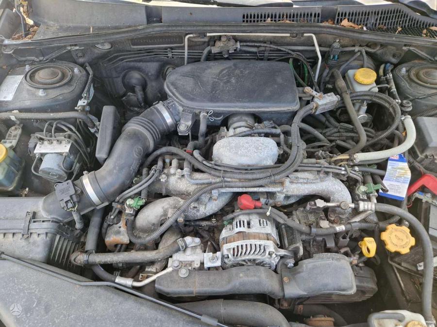Green Subaru Outback 2006 in Vilnius, with an engine capacity of 2.50 L and mileage of 247 thousand km for 2150 €, photo 9 on AUTOMOTO.COM.LV