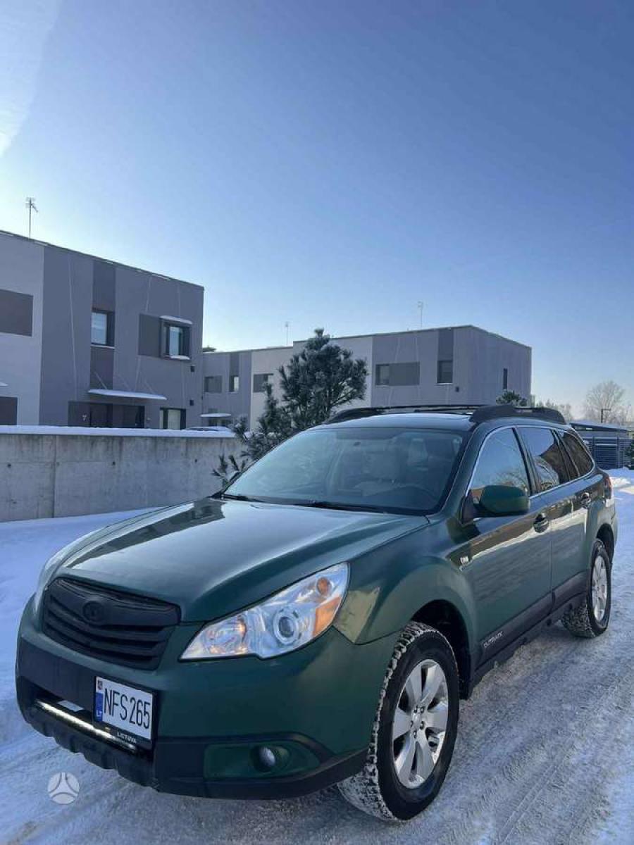 Green Subaru Outback 2009 in Kaunas, with an engine capacity of 2.50 L and mileage of 271 thousand km for 3300 €, photo 1 on AUTOMOTO.COM.LV