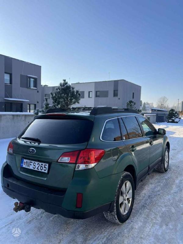 Green Subaru Outback 2009 in Kaunas, with an engine capacity of 2.50 L and mileage of 271 thousand km for 3300 €, photo 5 on AUTOMOTO.COM.LV