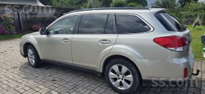 Green Subaru Outback 2011 in Kraslava, with an engine capacity of 2.00 L and mileage of 306 thousand km for 3350 €, photo 4 on AUTOMOTO.COM.LV