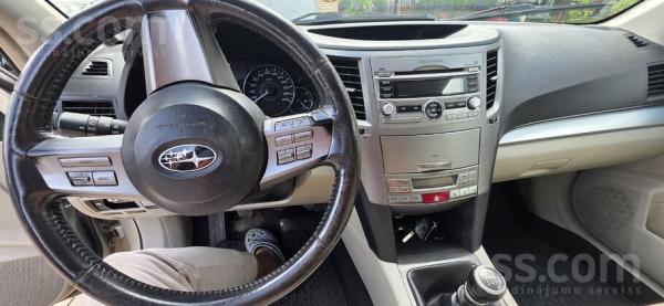 Green Subaru Outback 2011 in Kraslava, with an engine capacity of 2.00 L and mileage of 306 thousand km for 3350 €, photo 8 on AUTOMOTO.COM.LV