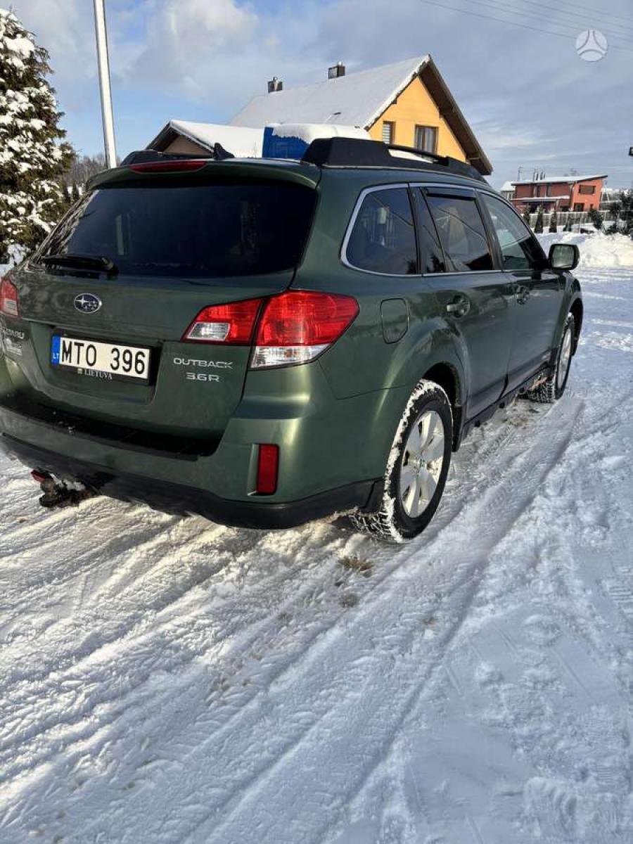 Green Subaru Outback 2013 in Klaipeda, with an engine capacity of 3.63 L and mileage of 199 thousand km for 6900 €, photo 5 on AUTOMOTO.COM.LV