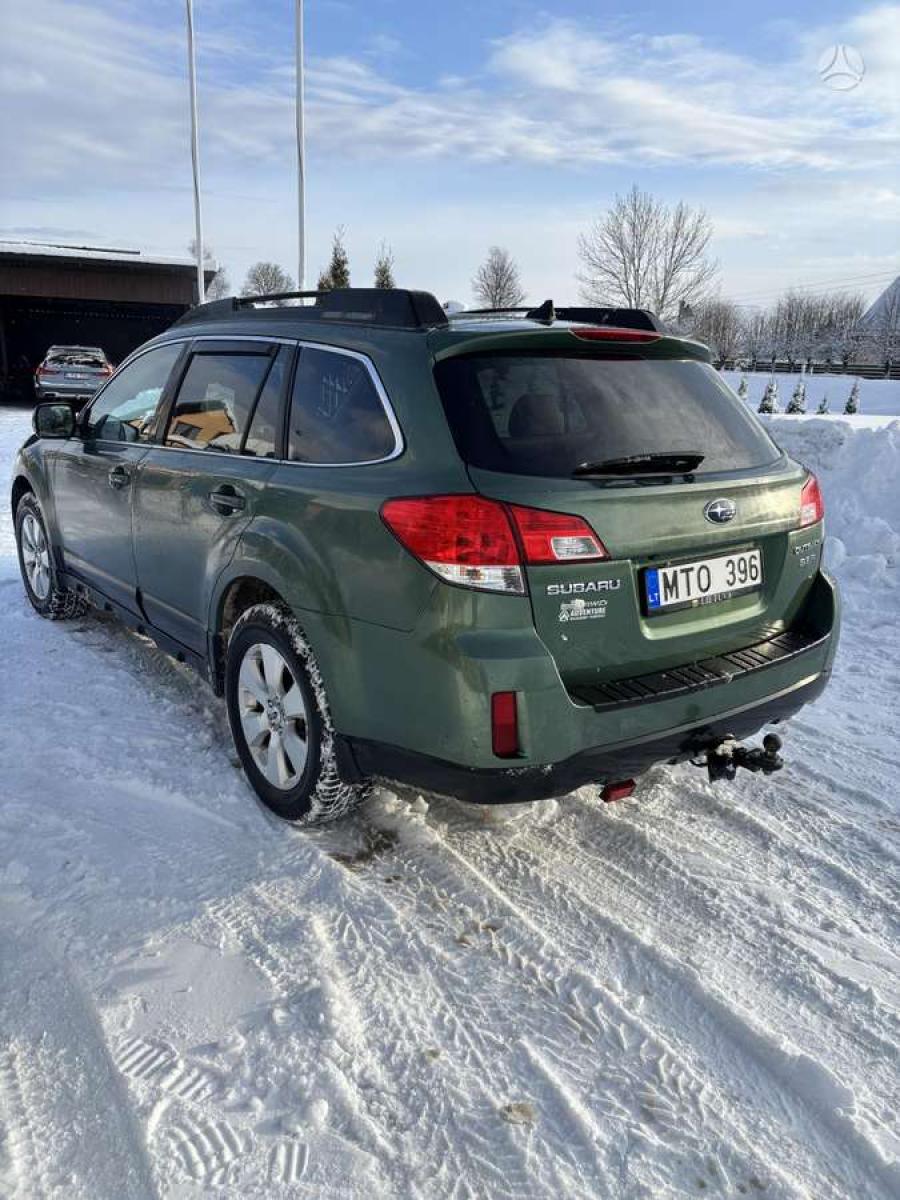 Green Subaru Outback 2013 in Klaipeda, with an engine capacity of 3.63 L and mileage of 199 thousand km for 6900 €, photo 6 on AUTOMOTO.COM.LV