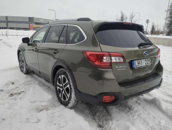 Green Subaru Outback 2019 in Vilnius, with an engine capacity of 2.50 L and mileage of 106 thousand km for 18500 €, photo 6 on AUTOMOTO.COM.LV