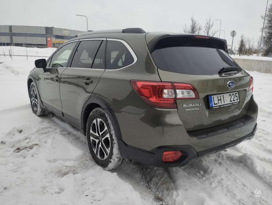 Green Subaru Outback 2019 in Vilnius, with an engine capacity of 2.50 L and mileage of 106 thousand km for 18500 €, photo 6 on AUTOMOTO.COM.LV