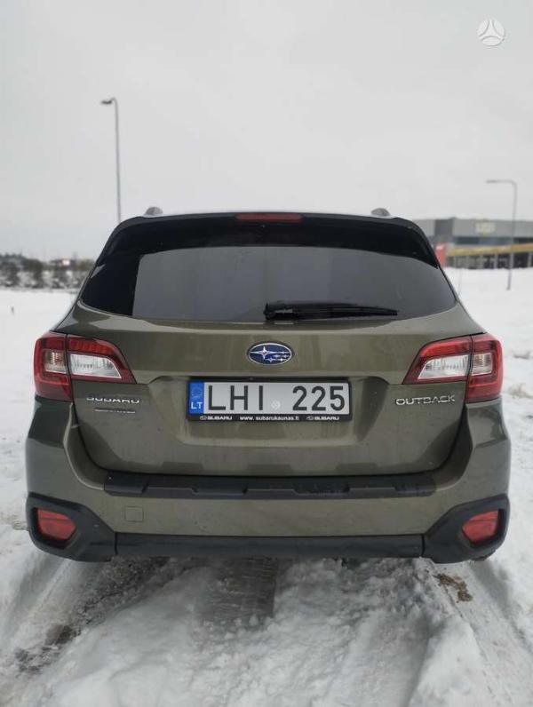 Green Subaru Outback 2019 in Vilnius, with an engine capacity of 2.50 L and mileage of 106 thousand km for 18500 €, photo 7 on AUTOMOTO.COM.LV