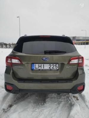 Green Subaru Outback 2019 in Vilnius, with an engine capacity of 2.50 L and mileage of 106 thousand km for 18500 €, photo 7 on AUTOMOTO.COM.LV