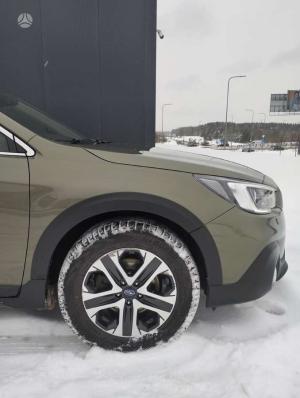 Green Subaru Outback 2019 in Vilnius, with an engine capacity of 2.50 L and mileage of 106 thousand km for 18500 €, photo 14 on AUTOMOTO.COM.LV