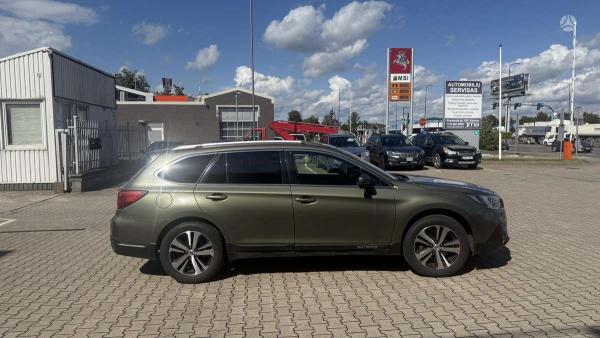 Subaru Outback 2020 in Kaunas on AUTOMOTO.COM.LV Green Subaru Outback 2020 in Kaunas, with an engine capacity of 2.50 L and mileage of 170 thousand km for 18490 €, photo 6 on AUTOMOTO.COM.LV