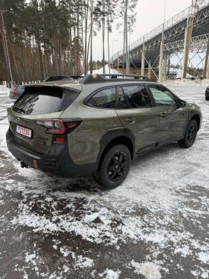 Green Subaru Outback 2022 in Druskininkai, with an engine capacity of 2.40 L and mileage of 121 thousand km for 22500 €, photo 2 on AUTOMOTO.COM.LV