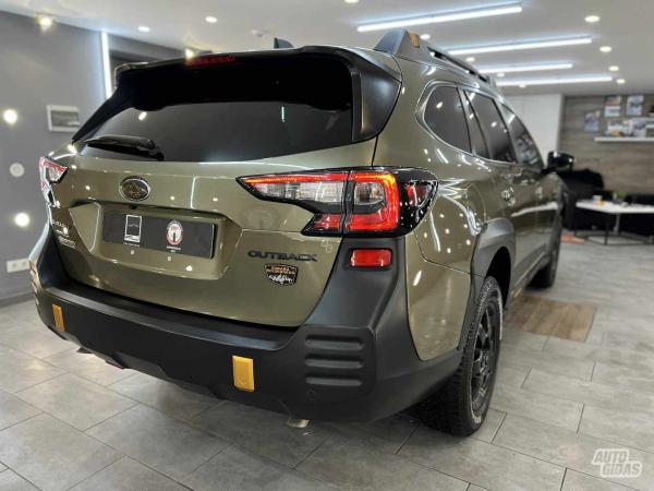 Green Subaru Outback 2022 in Mazeikiai, with an engine capacity of 2.40 L and mileage of 80 thousand km for 28000 €, photo 4 on AUTOMOTO.COM.LV