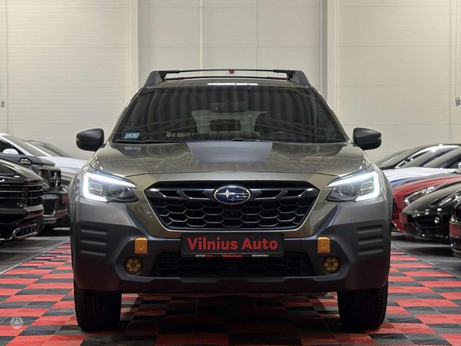 Green Subaru Outback 2022 in Vilnius, with an engine capacity of 2.39 L and mileage of 45 thousand km for 29990 €, photo 3 on AUTOMOTO.COM.LV