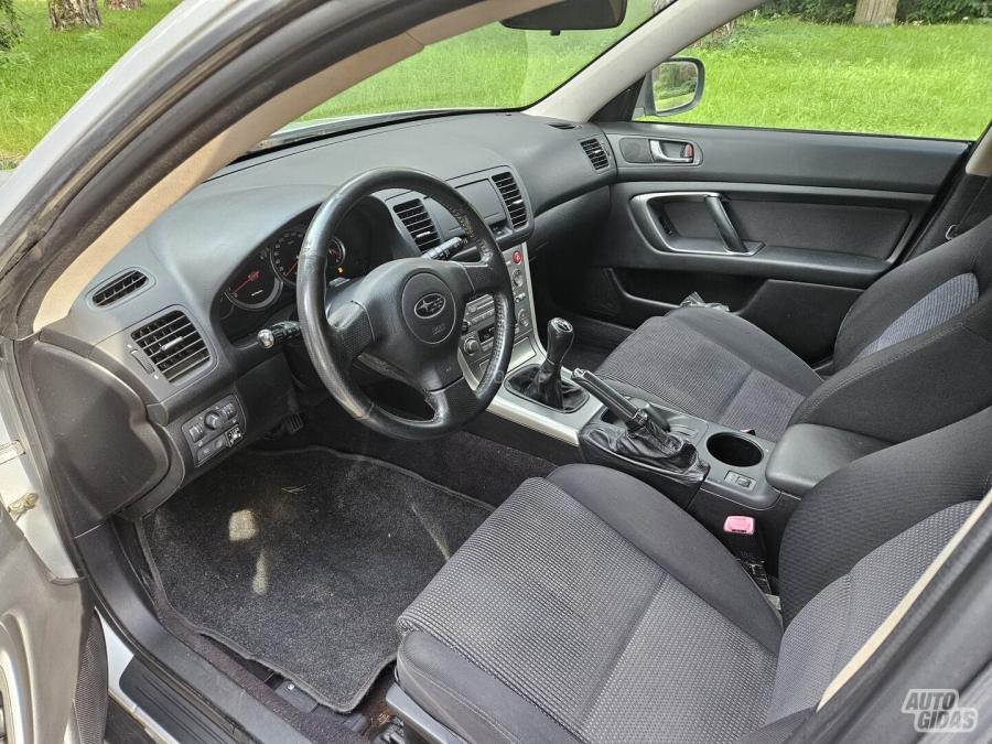 Grey Subaru Outback 2006 in Kaunas, with an engine capacity of 2.50 L and mileage of 230 thousand km for 2650 €, photo 17 on AUTOMOTO.COM.LV