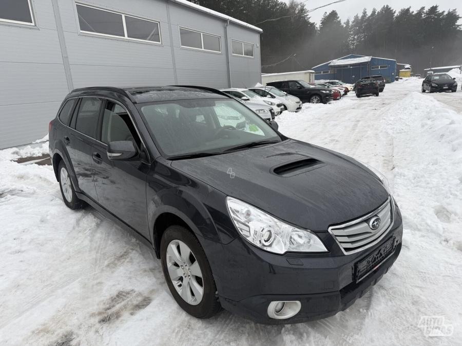 Pelēks Subaru Outback 2010 Viļņa, ar dzinēja tilpumu 2.00 L un nobraukumu 188 tūkst. km par 3950 €, foto 2 vietnē AUTOMOTO.COM.LV
