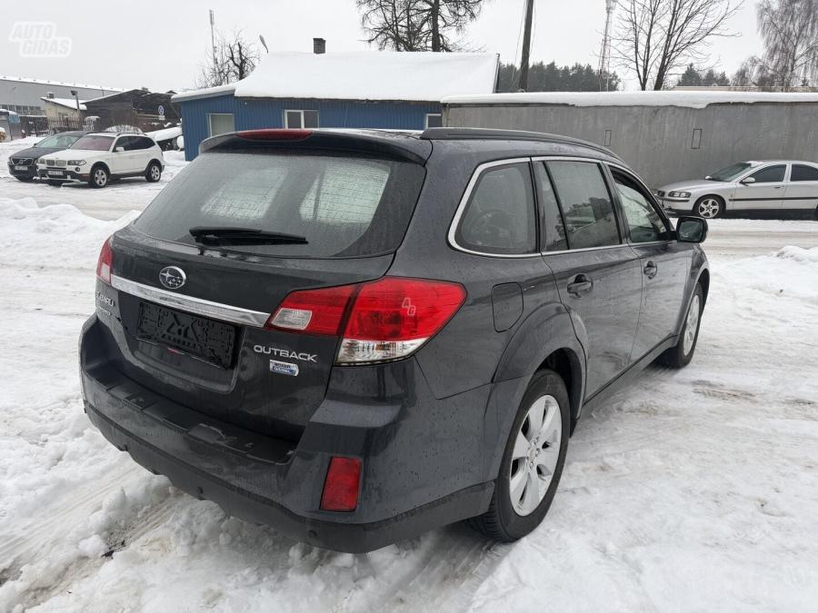 Pelēks Subaru Outback 2010 Viļņa, ar dzinēja tilpumu 2.00 L un nobraukumu 188 tūkst. km par 3950 €, foto 4 vietnē AUTOMOTO.COM.LV
