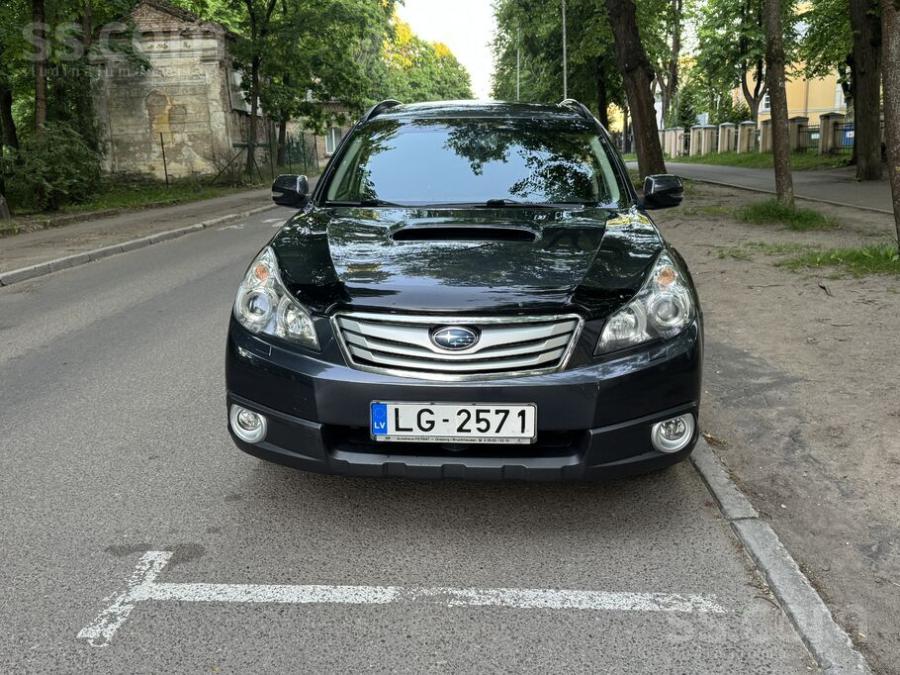 Pelēks Subaru Outback 2010 Rīga, ar dzinēja tilpumu 2.00 L un nobraukumu 283 tūkst. km par 4750 €, foto 1 vietnē AUTOMOTO.COM.LV