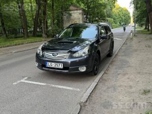 Pelēks Subaru Outback 2010 Rīga, ar dzinēja tilpumu 2.00 L un nobraukumu 283 tūkst. km par 4750 €, foto 3 vietnē AUTOMOTO.COM.LV