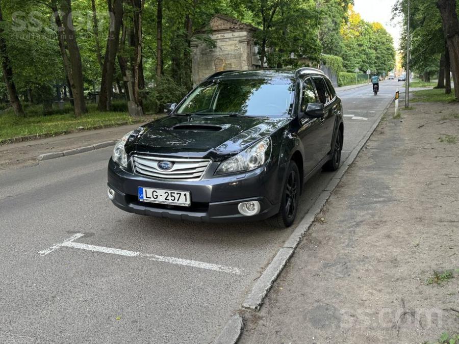Pelēks Subaru Outback 2010 Rīga, ar dzinēja tilpumu 2.00 L un nobraukumu 283 tūkst. km par 4750 €, foto 3 vietnē AUTOMOTO.COM.LV