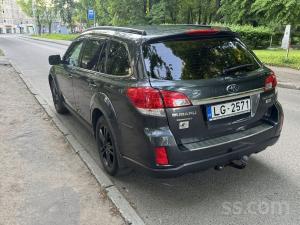 Pelēks Subaru Outback 2010 Rīga, ar dzinēja tilpumu 2.00 L un nobraukumu 283 tūkst. km par 4750 €, foto 6 vietnē AUTOMOTO.COM.LV