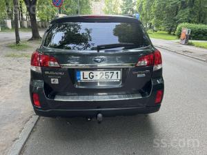Pelēks Subaru Outback 2010 Rīga, ar dzinēja tilpumu 2.00 L un nobraukumu 283 tūkst. km par 4750 €, foto 9 vietnē AUTOMOTO.COM.LV