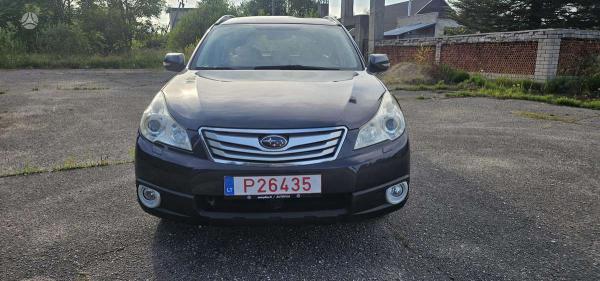 Grey Subaru Outback 2010 in Utena, with an engine capacity of 2.50 L and mileage of 270 thousand km for 7950 €, photo 2 on AUTOMOTO.COM.LV