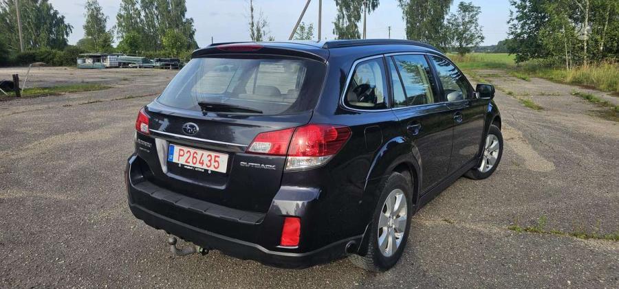 Grey Subaru Outback 2010 in Utena, with an engine capacity of 2.50 L and mileage of 270 thousand km for 7950 €, photo 6 on AUTOMOTO.COM.LV