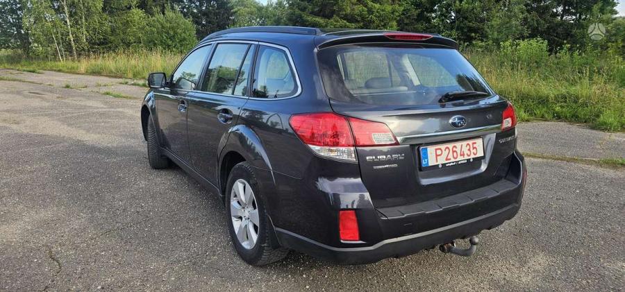Grey Subaru Outback 2010 in Utena, with an engine capacity of 2.50 L and mileage of 270 thousand km for 7950 €, photo 8 on AUTOMOTO.COM.LV